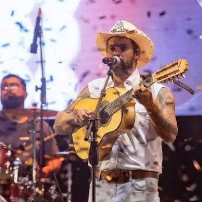 Último show de João Carreiro foi na terra do avô, que lhe deu a 1ª ...